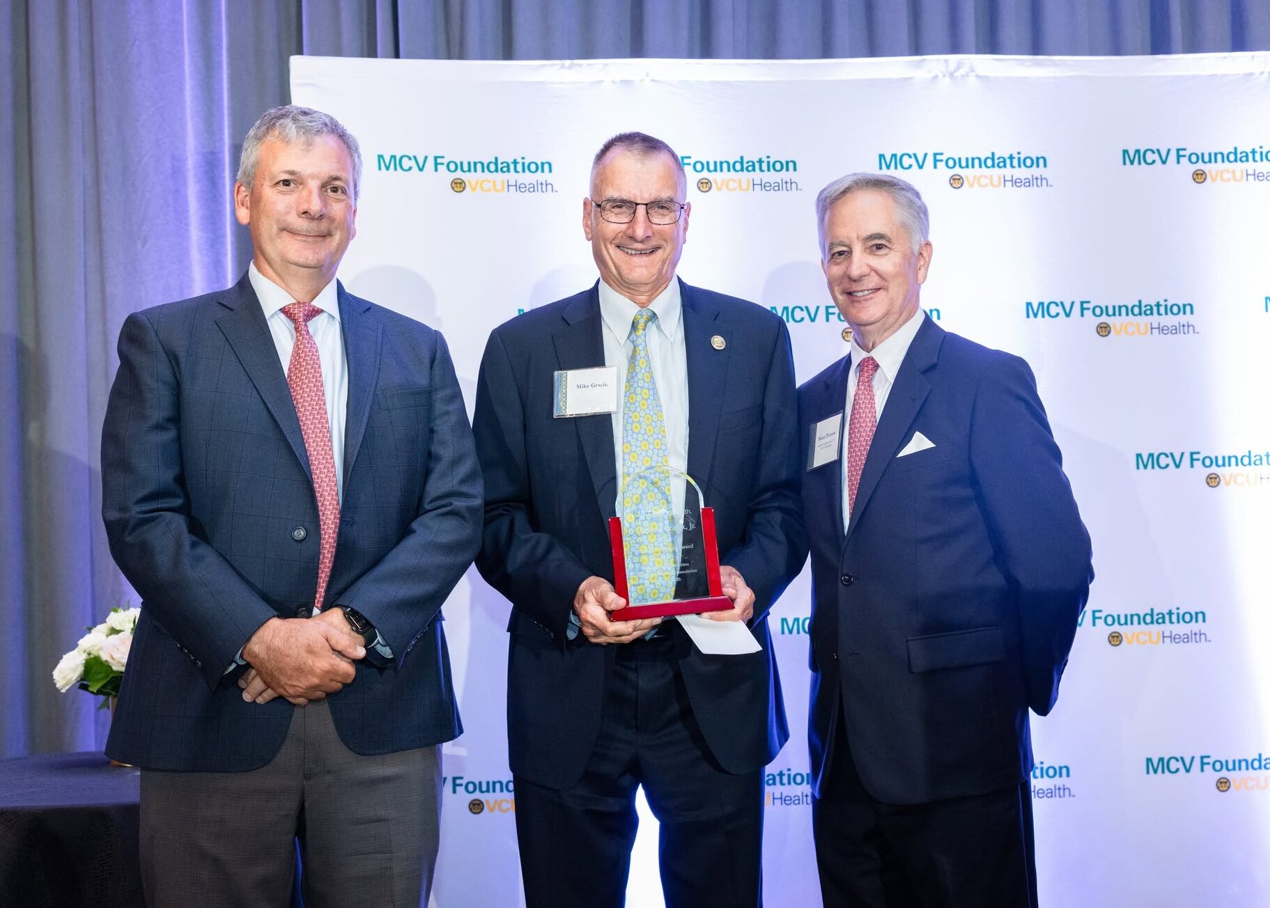 Mike Gracik Receives MCV Foundation Michael B. Dowdy Award